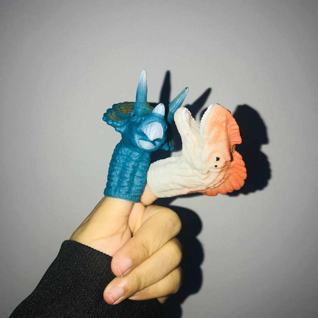 DINOSAUR HAND PUPPET - MommyHappy
