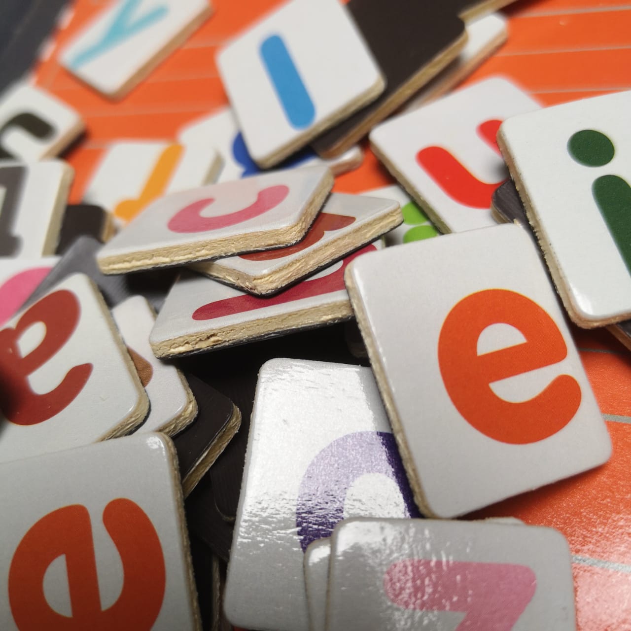 MAGNETIC WORDS SPELLING GAME – MommyHappy